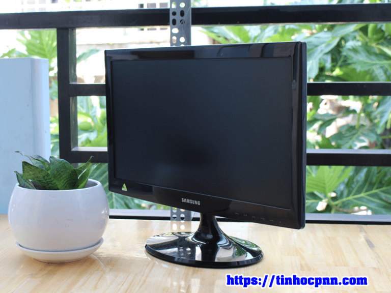Màn hình Samsung S20D300 Wide LED 19.5 inch sáng đẹp long lanh