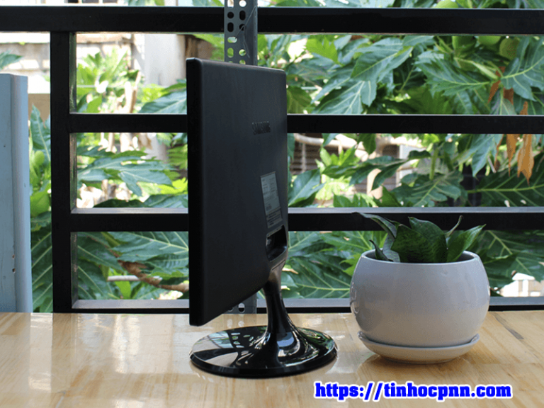 Màn hình Samsung S20D300 Wide LED 19.5 inch sáng đẹp long lanh