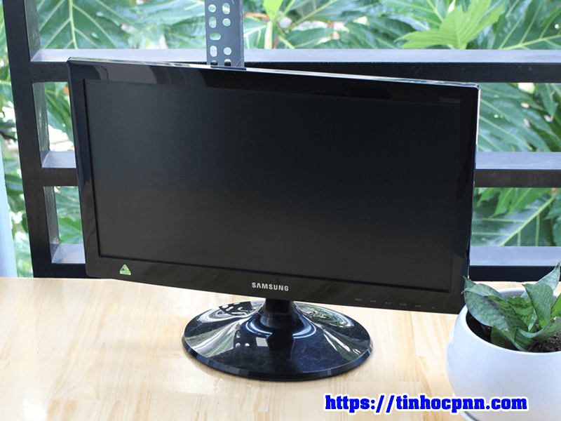Màn hình Samsung S20D300 Wide LED 19.5 inch sáng đẹp long lanh